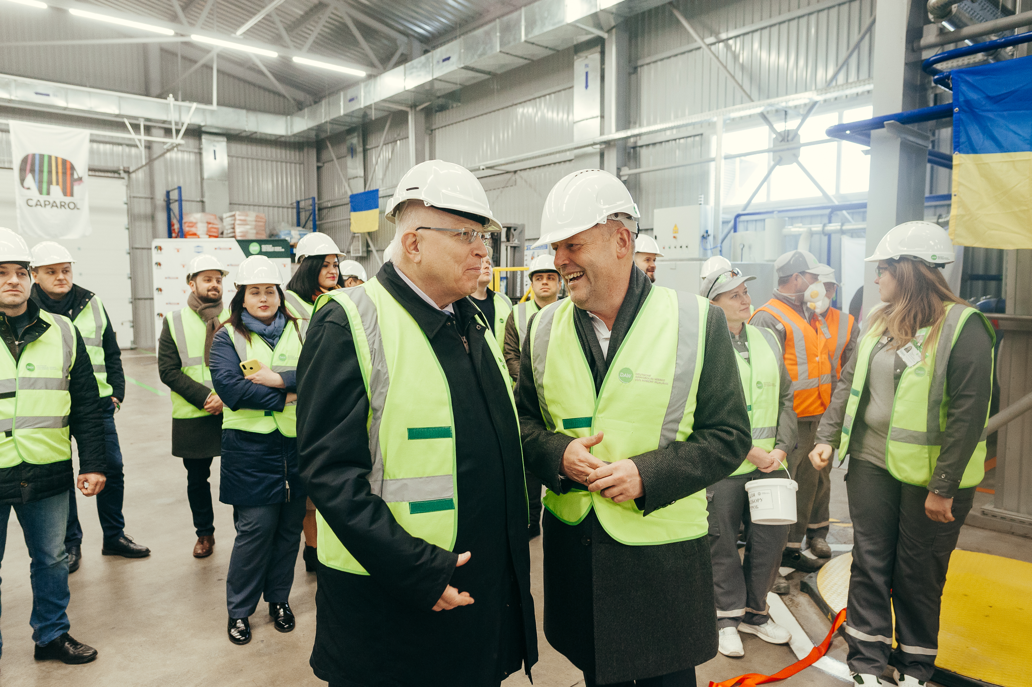 Німецька компанія DAW SE (Deutsche Amphibolin Werke, Німеччина ...